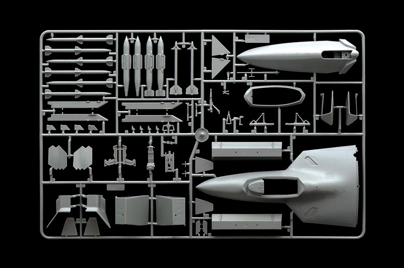 Italeri 0850 1/48 F-22 Raptor Model Kit