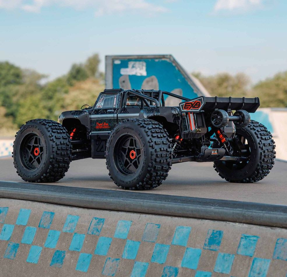 Arrma ARA5810V2T1 1/5 OUTCAST 4X4 8S BLX EXB Brushless Stunt Truck RTR