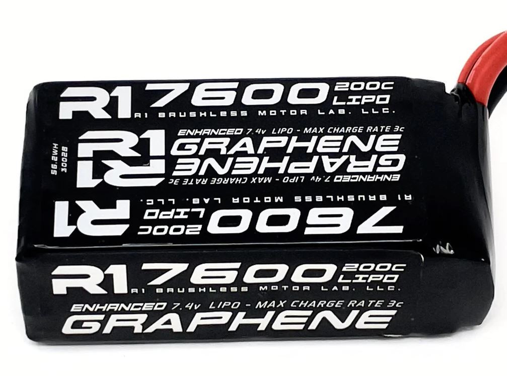 R1 Wurks 030028 7600mAh 2S 7.4V 200C Graphine Shorty LiPo Drag Battery