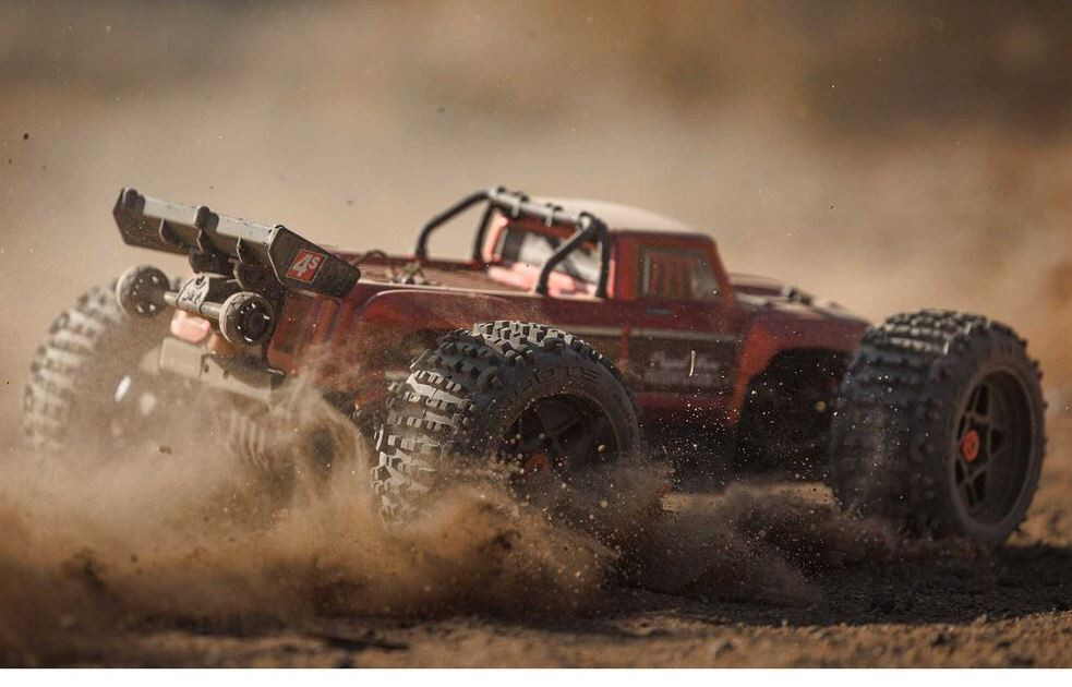 Arrma ARA4410V2T4 1/10 Outcast 4x4 4S V2 BLX Stunt Truck RTR Red
