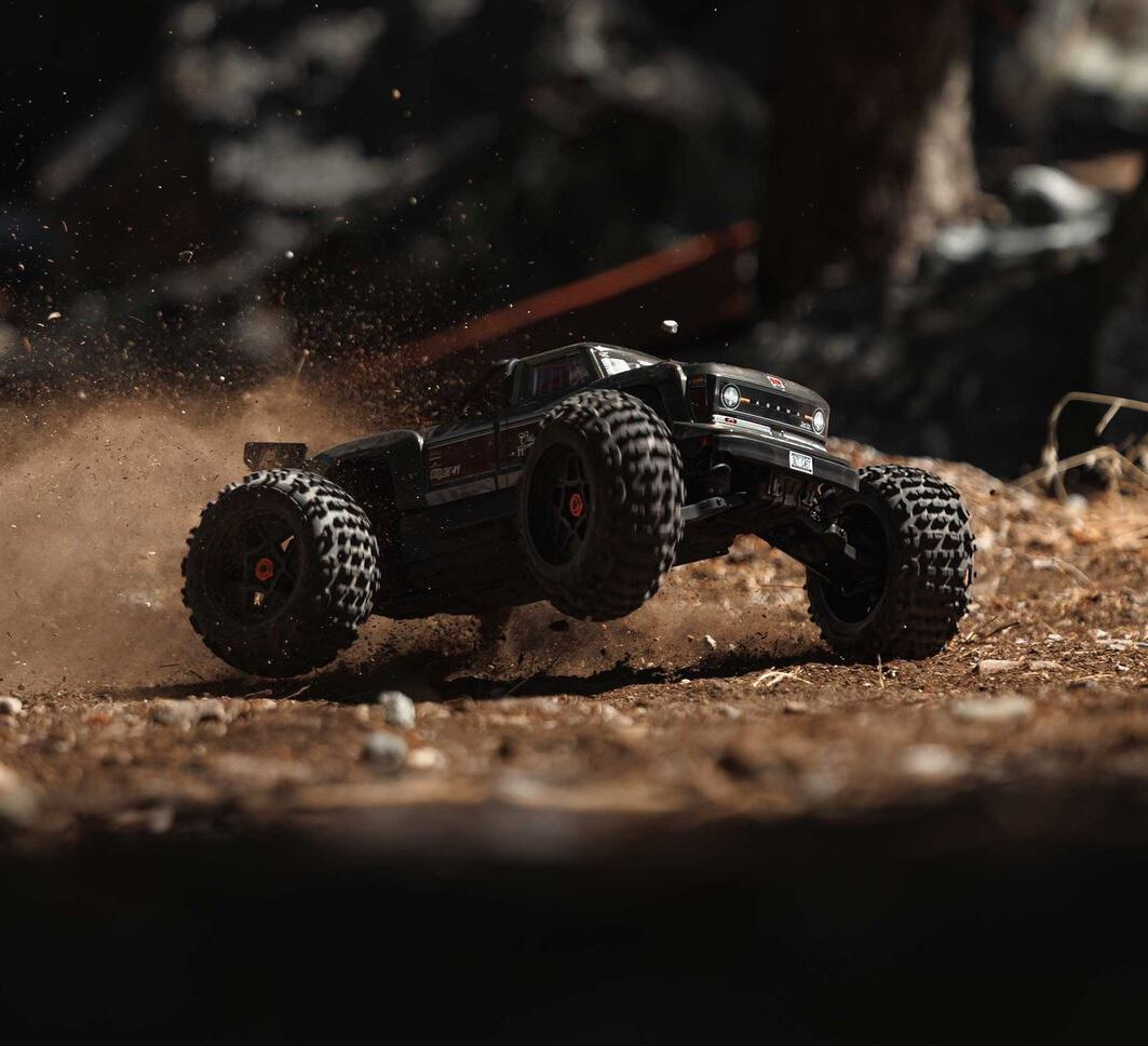 Arrma ARA4410V2T3 1/10 Outcast 4x4 4S V2 BLX Stunt Truck RTR Gunmetal