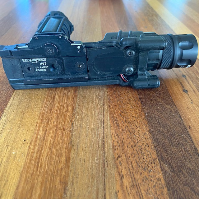 SureFire M900V-BK-WH Vertical Foregrip LED WeaponLight Vampire infrared ...