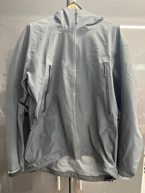 Arc'teryx Leaf Alpha LT Jacket Gen 1 Wolf Gray XL. Made in Canada - HUDSONGUNNER LLC