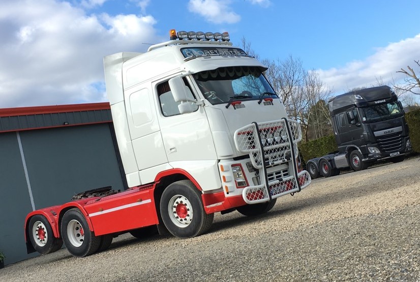 Volvo FH for Ward & Ward Haulage - King Truck Styling