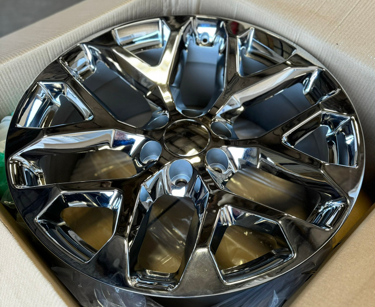 Gmc Style Snowflake Chrome 20 Wheels With Blackhawk Rt Tires