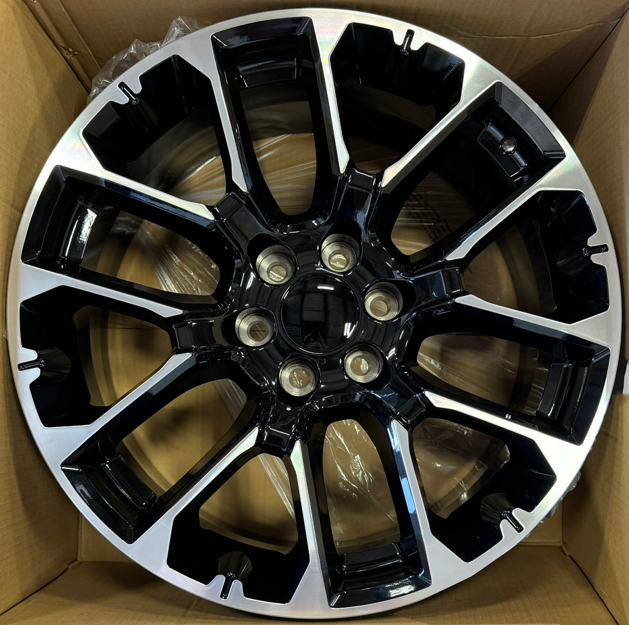 Gmc Style Black And Machine Notched Honeycomb 22 Wheels With Blackhawk