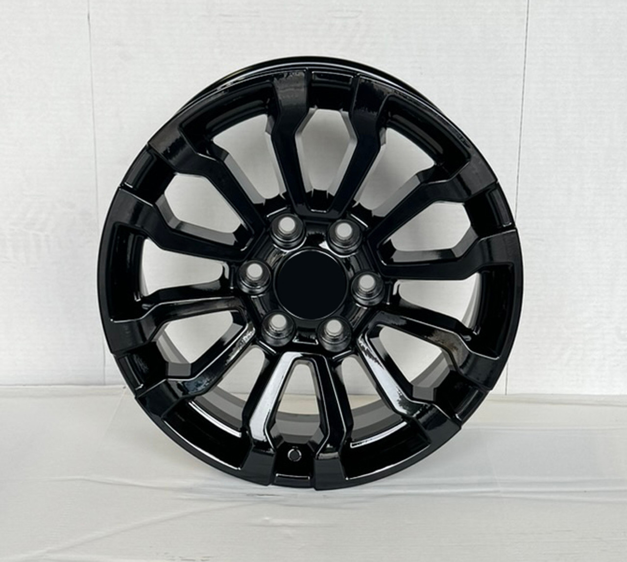 At4 Style Gloss Black 18 Wheels With Blackhawk Rt Tires