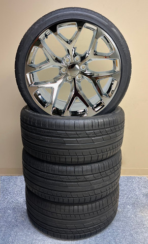 24" Chrome Snowflake Wheels With 305-35R24 Tires