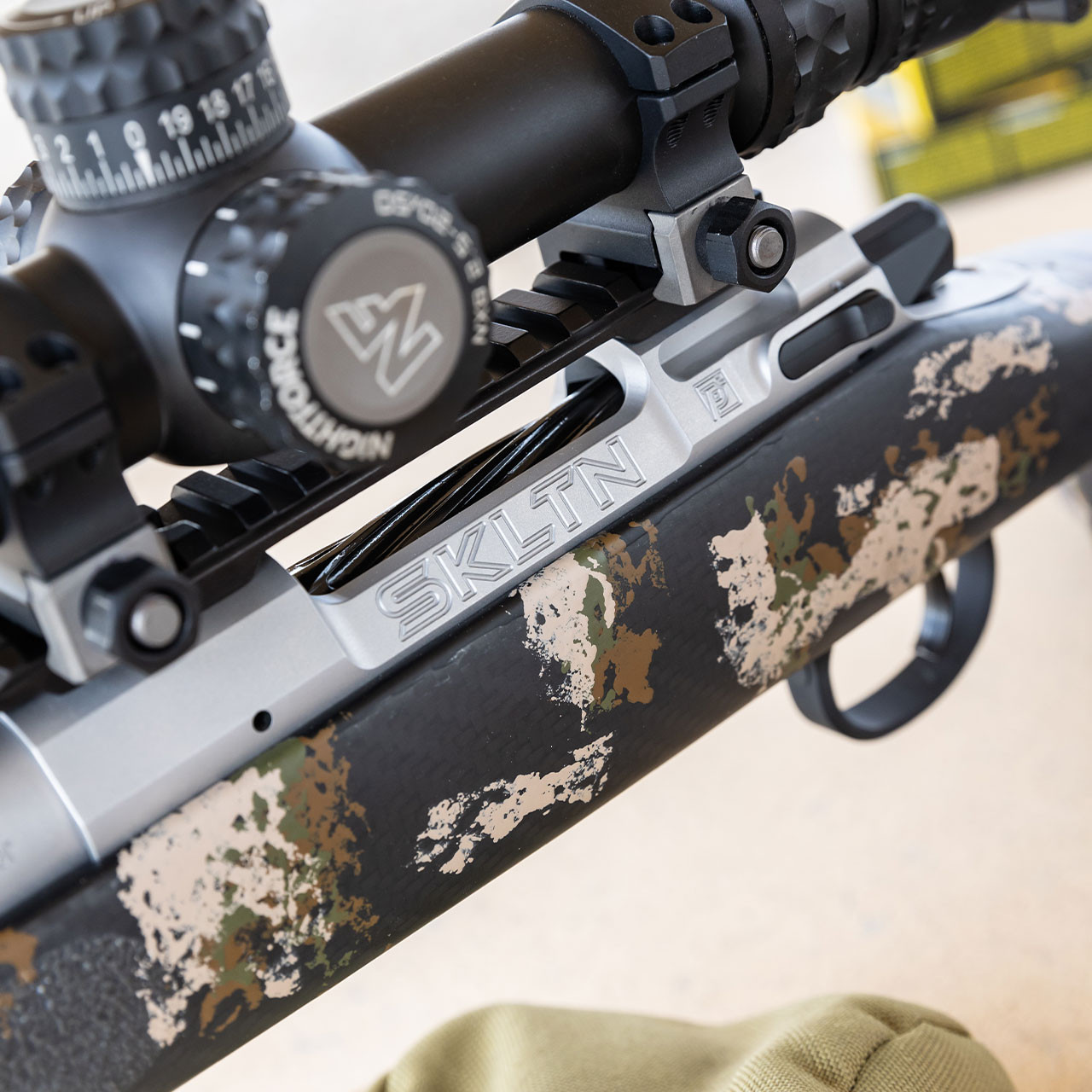 Pure Precision - SKLTN Titanium - Action