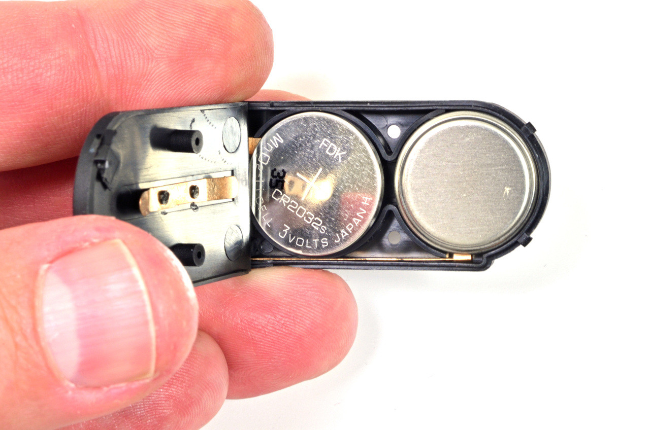 Brickstuff™ Coin Cell Battery Pack with On/Off Switch - Brickmania Toys