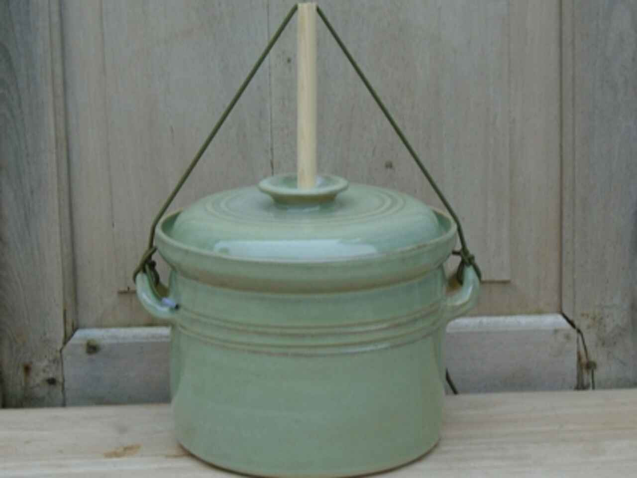 Kimchi Pot 2 Litre inc. Weightstone, Rod & Cord - Lichen Green - Pickling