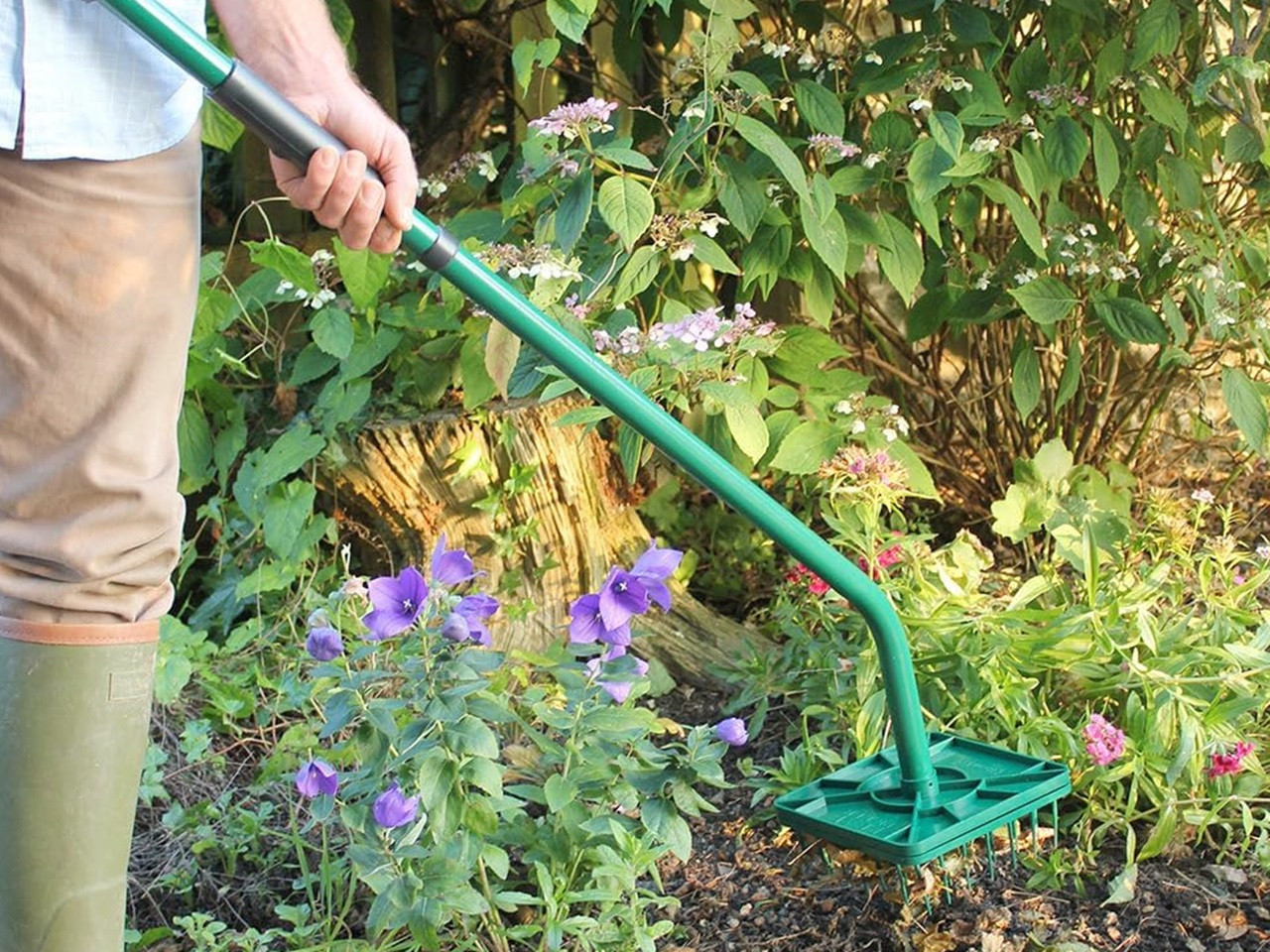 Spiked Leaf Picker