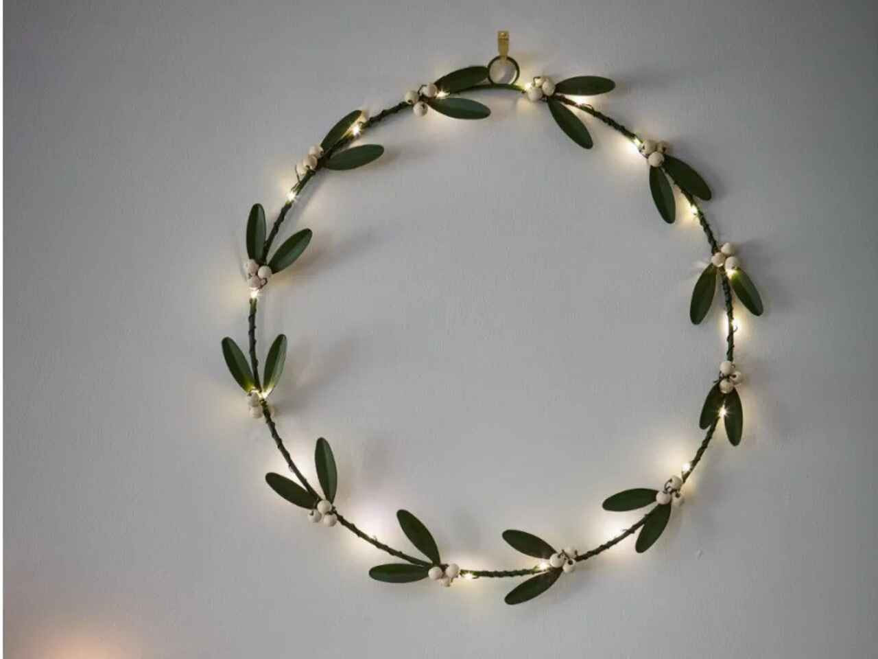 Mistletoe Wreath - Quickcrop IE
