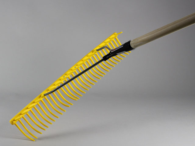 32 Teeth Plastic Hay Rake With Wooden Handle