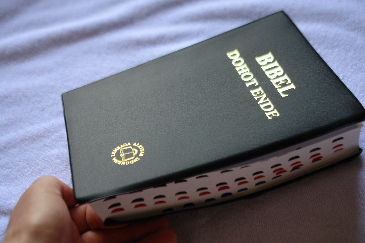 Batak Toba Language Bible with Hymnal