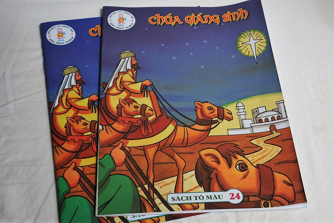 Chúa Giáng Sinh - English-Vietnamese Christian Coloring Book