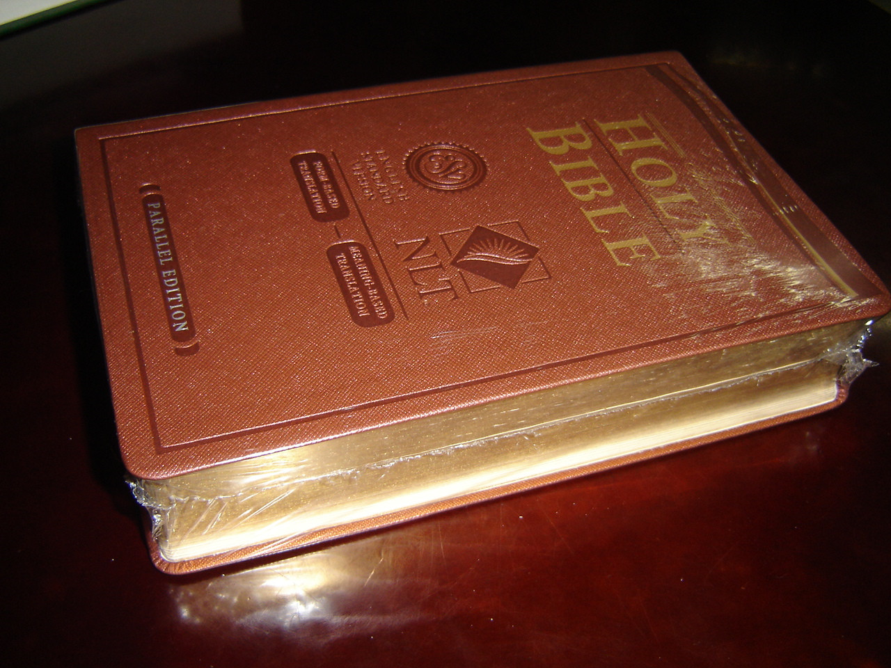 ESV - NLT Holy Bible Parallel Edition - Study Two English Translations