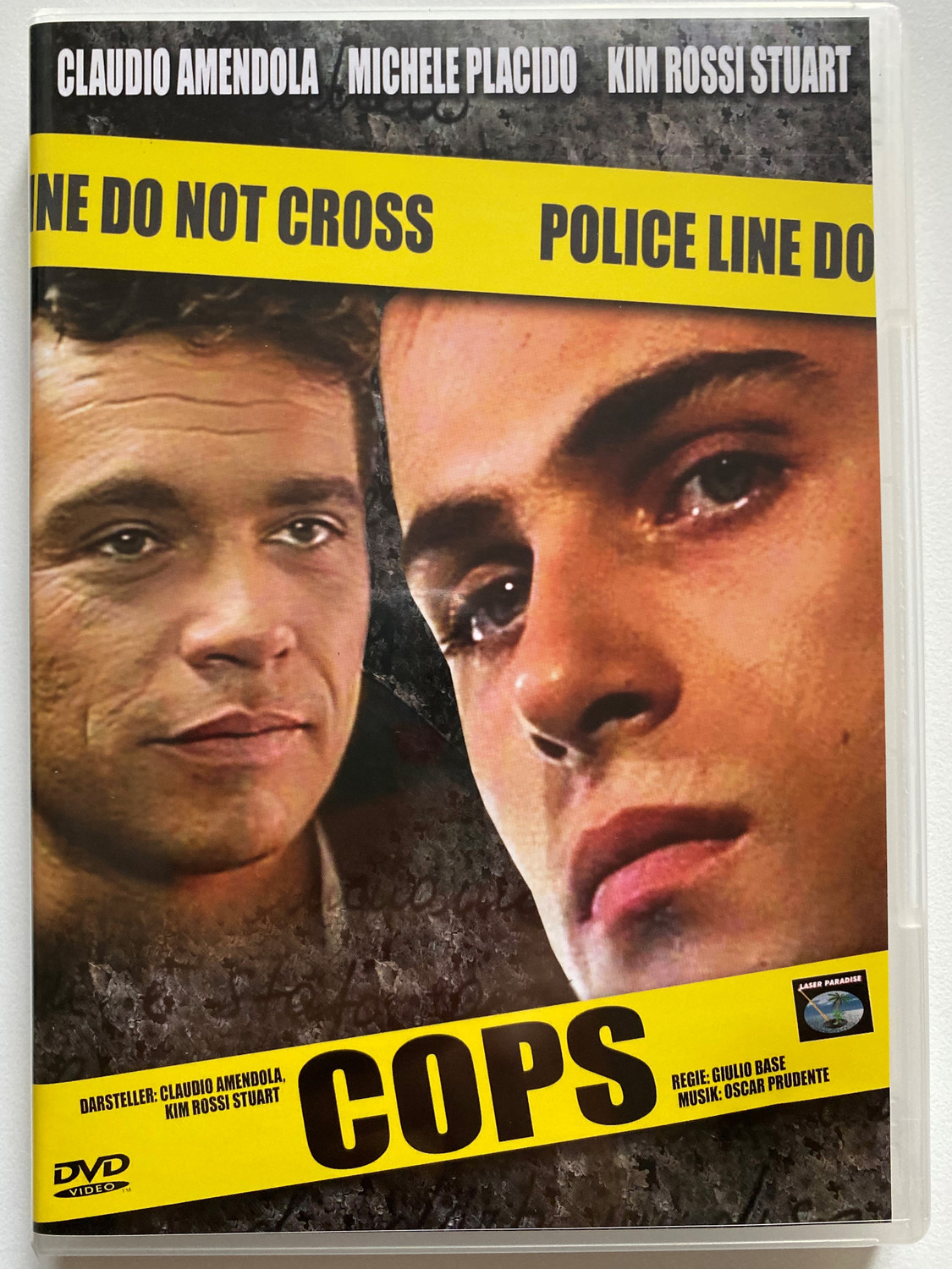 Cops / von Laser Paradise / DARSTELLER: CLAUDIO AMENDOLA, KIM ROSSI ...