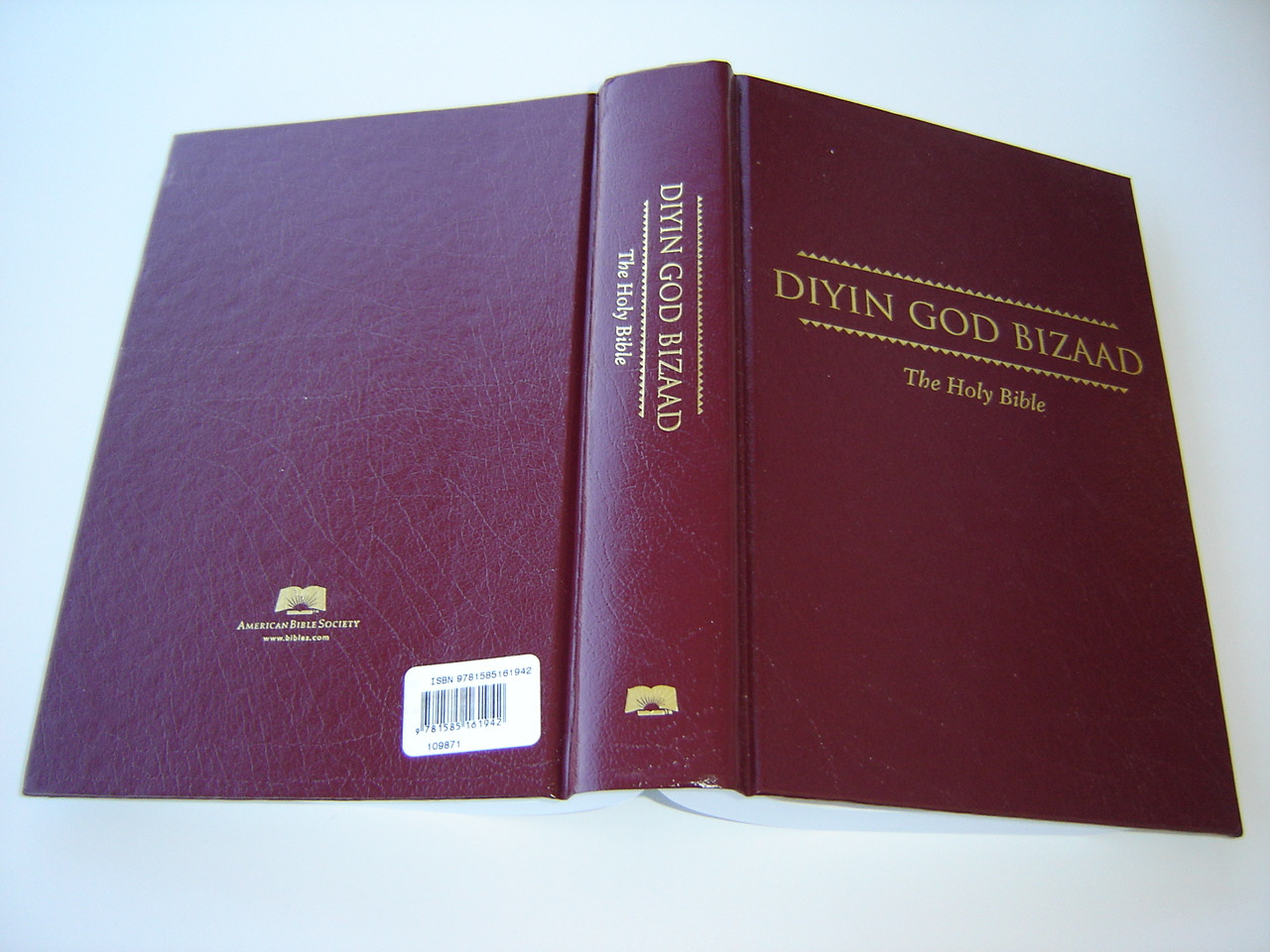 Diyin God Bizaad - Navajo Revised Holy Bible / American Bible Society ...