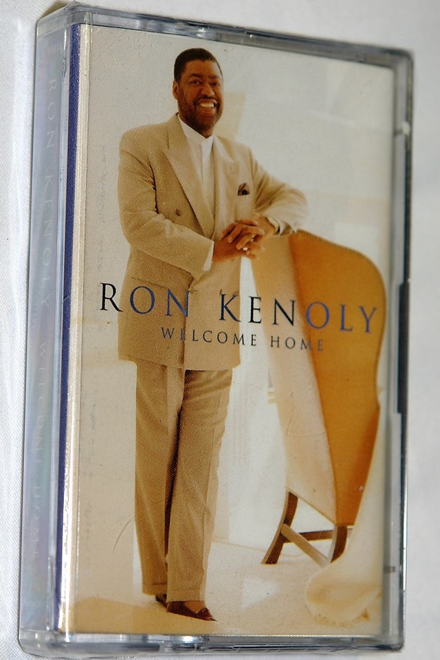 Sing Out with one voice - worship with Ron Kenoly - Bible in My Language