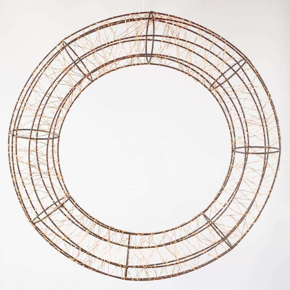 Warm White Wreath Circular Wire Frame With 1200 LEDs - 56cm - Christmas ...