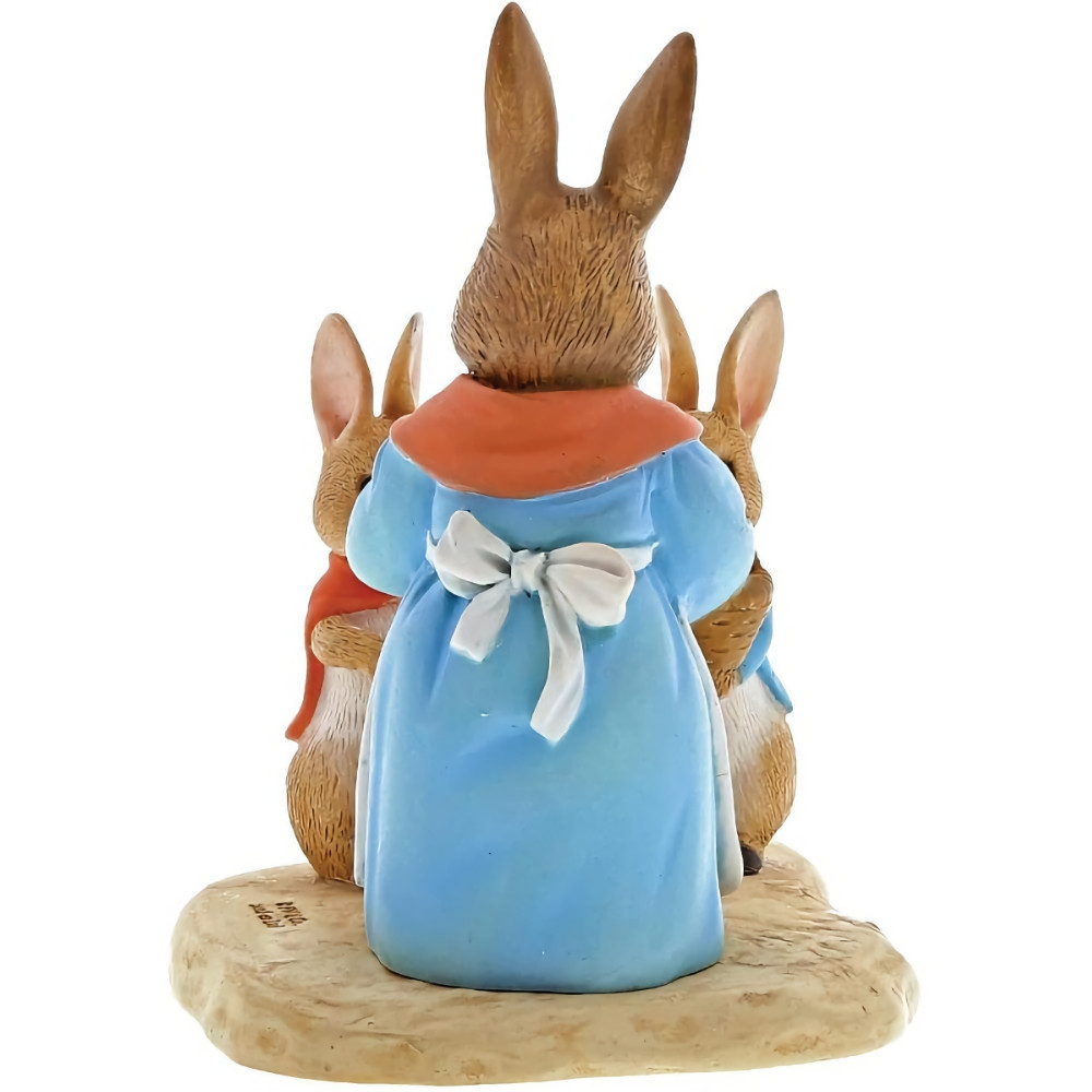 Mrs Rabbit Flopsy and Peter Rabbit Figurine - 7cm - Christmas Elves