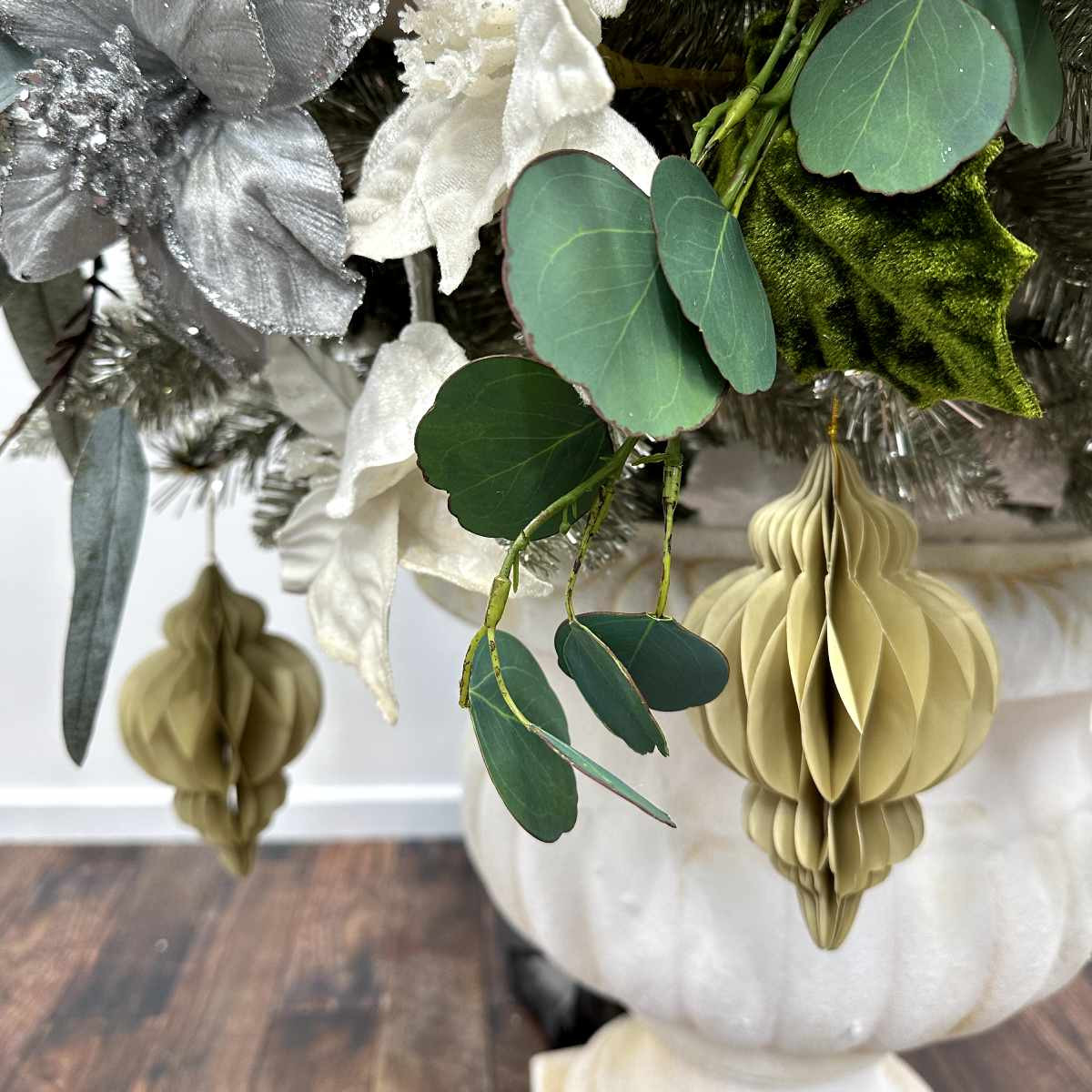 Pearl Gold Hanging Paper Finial - 15cm - Christmas Elves