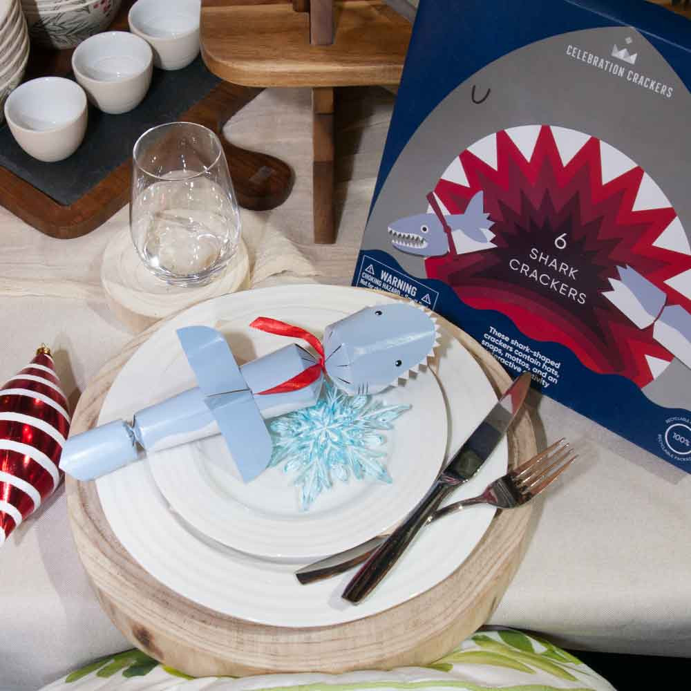 Shark Novelty Christmas Crackers (Pack of 6) - 30cm - Christmas Elves