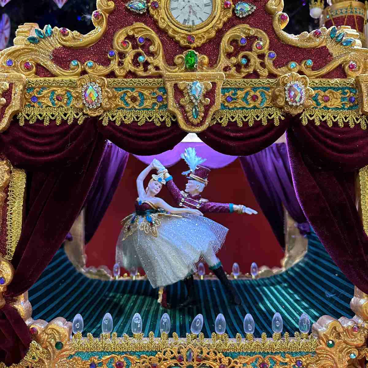Katherines Lit Stage Carriage - 51cm - Christmas Elves