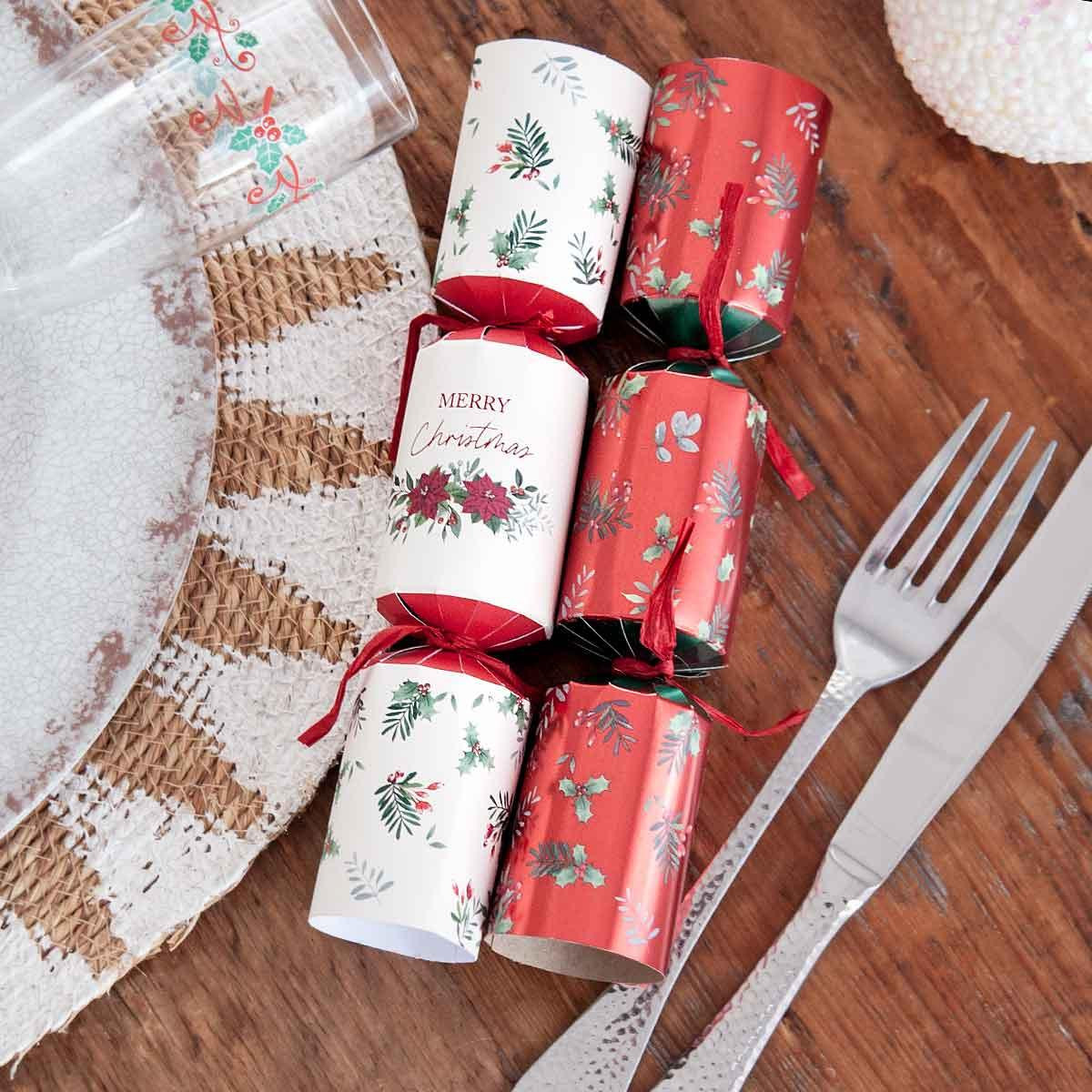Red Traditional Mini Crackers (Pack of 6) - 20cm - Christmas Elves