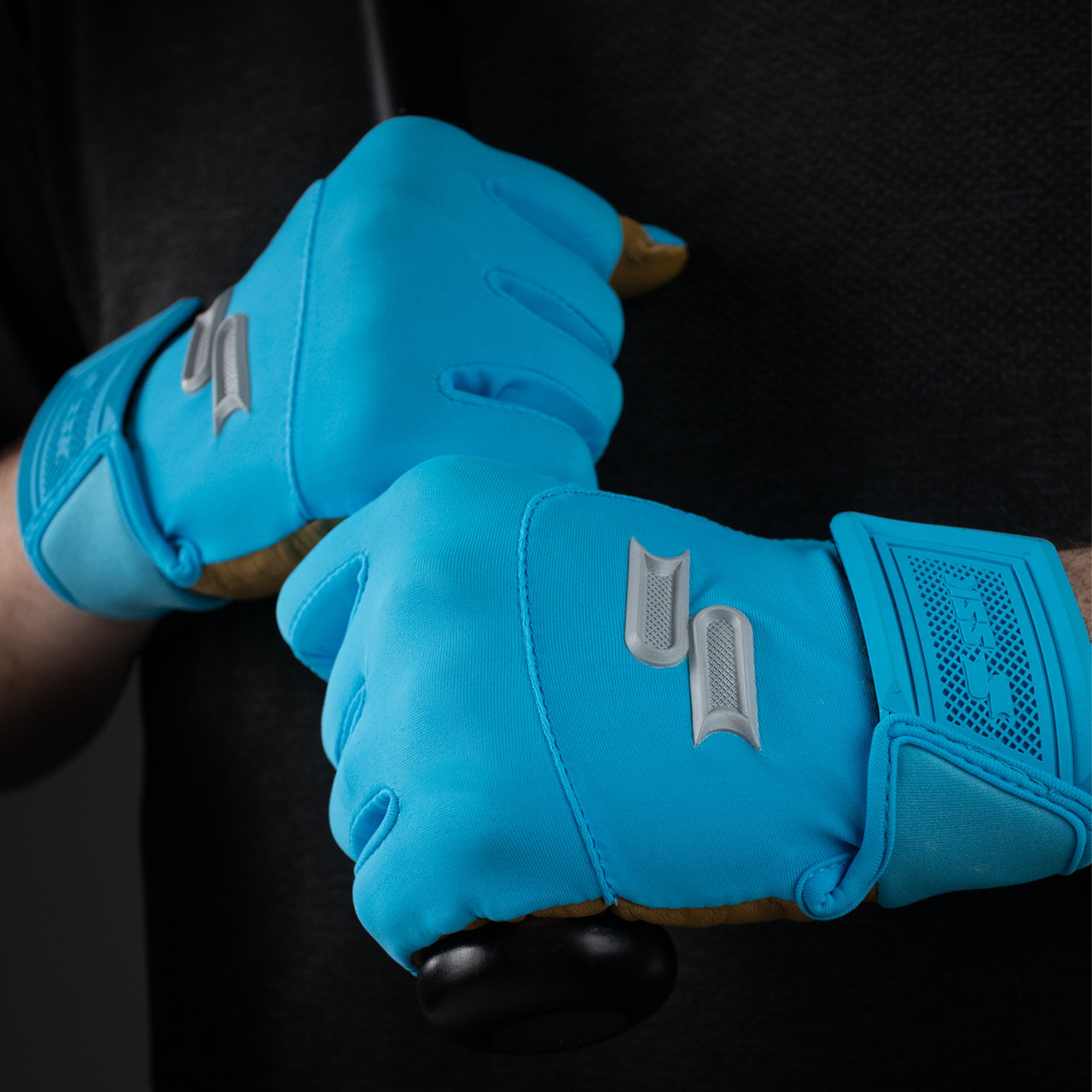BATTING GLOVES
