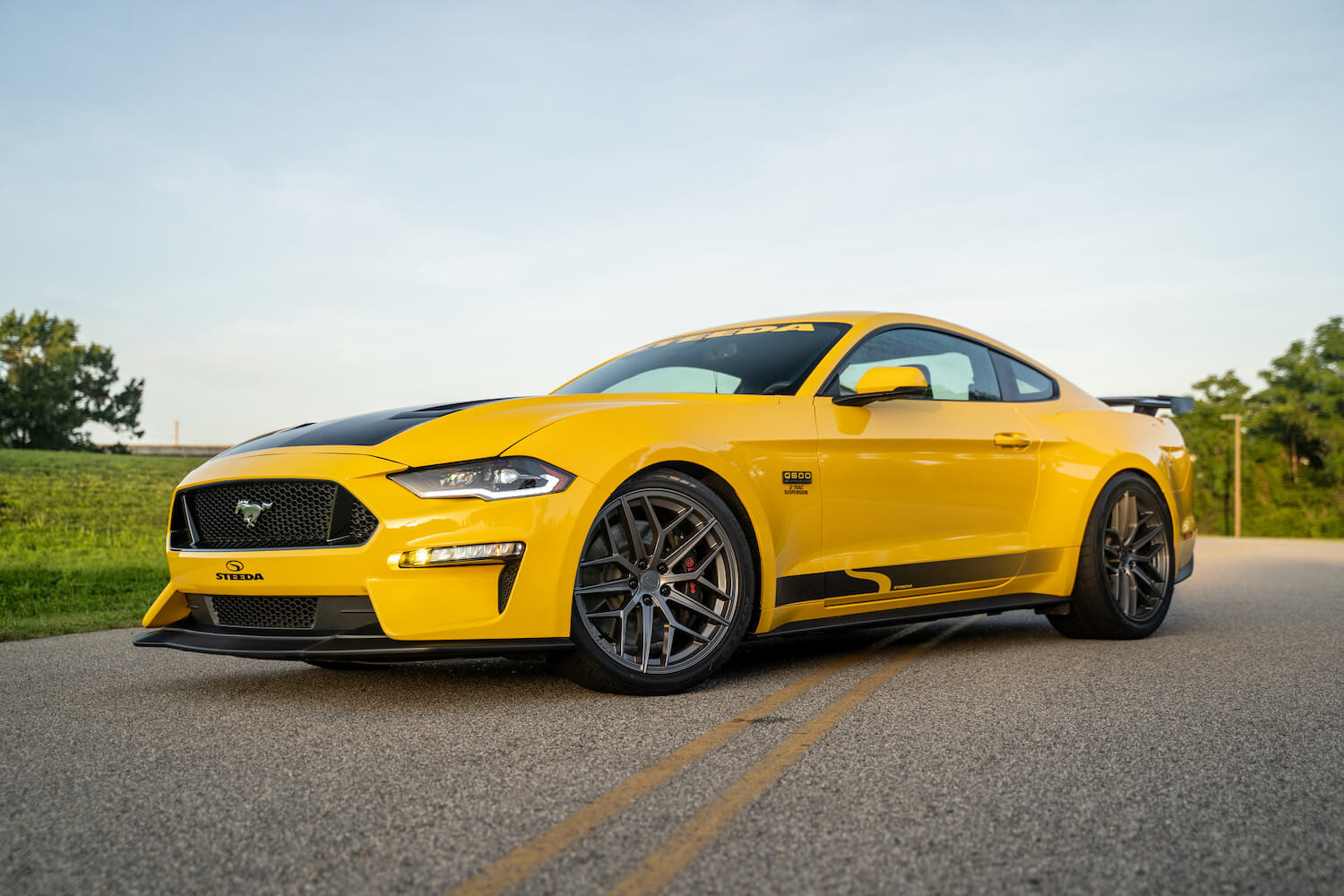 Steeda Mustang Trident Gloss Titanium Square Wheel Package - 20x10 (05-26)