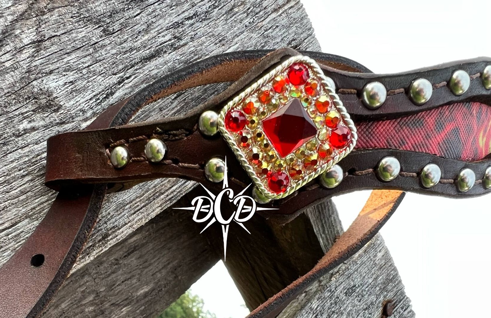 Fire print Spot Trim tack set