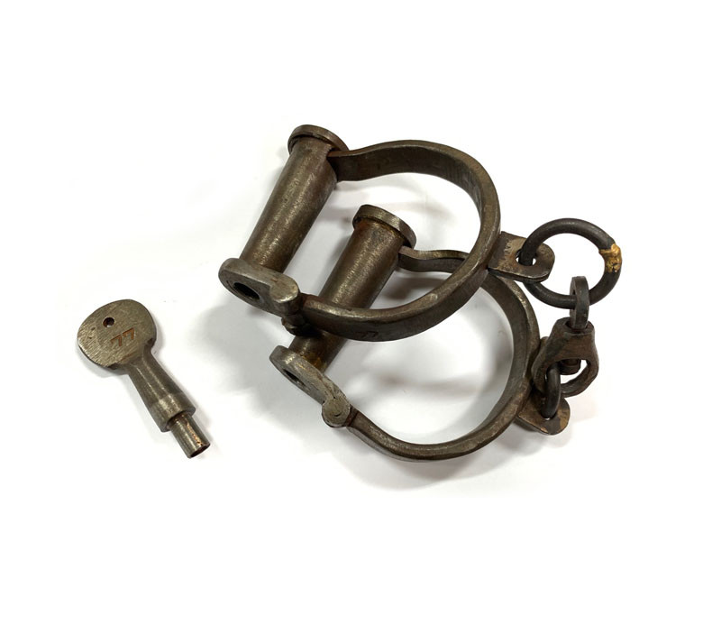 Victorian Style Handcuff with key - SARCO, Inc