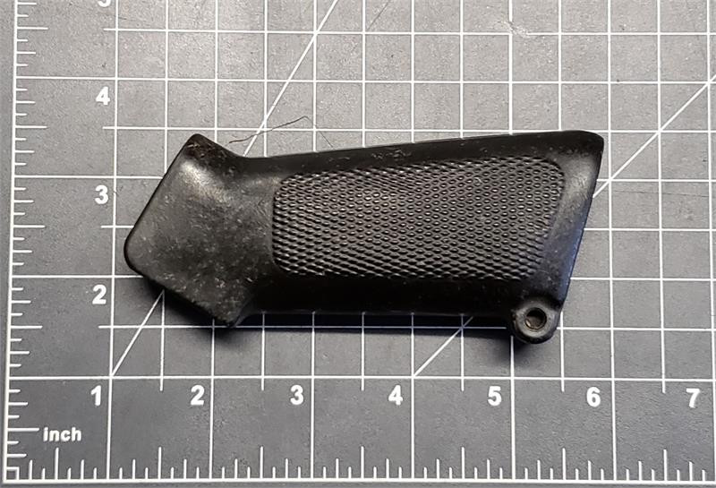 AR15/M16A1 Pistol Grip, Used (AR073)
