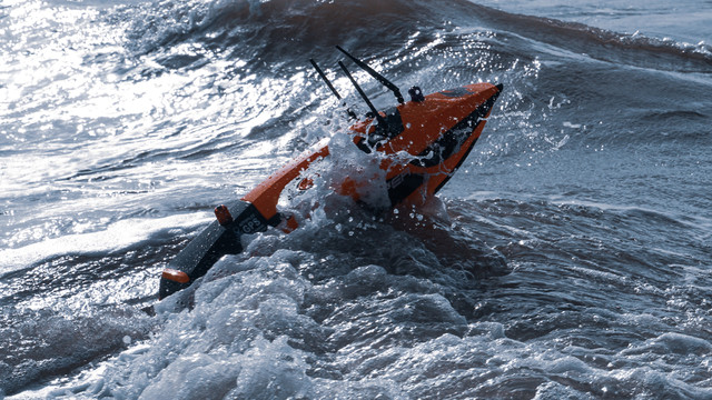 RC Fishing Surfer RTR w/ 2.4GHz V2 includes Fish Finder & built in GPS ...