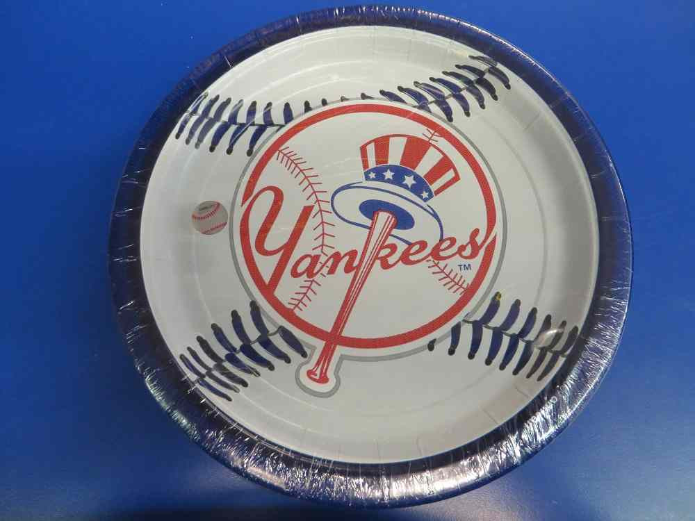 MLB New York Yankees Dinner Plates - Parties Plus