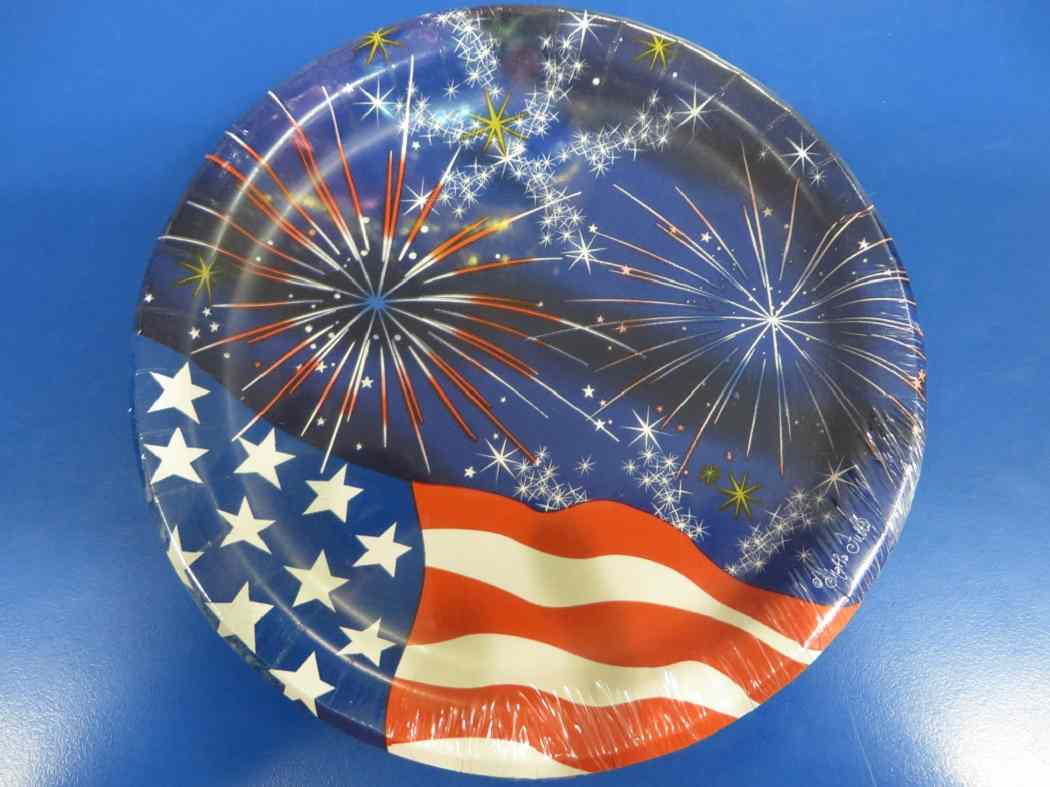 Fireworks Holiday Theme Party 7" Dessert Plates - Parties Plus