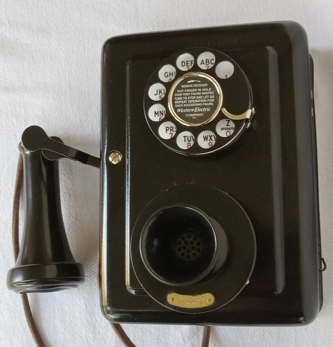 553A wall telephone made by Western Electric with a #2HB dial | Old ...