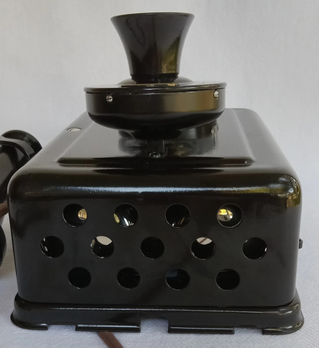 553A wall telephone made by Western Electric with a #2HB dial | Old ...