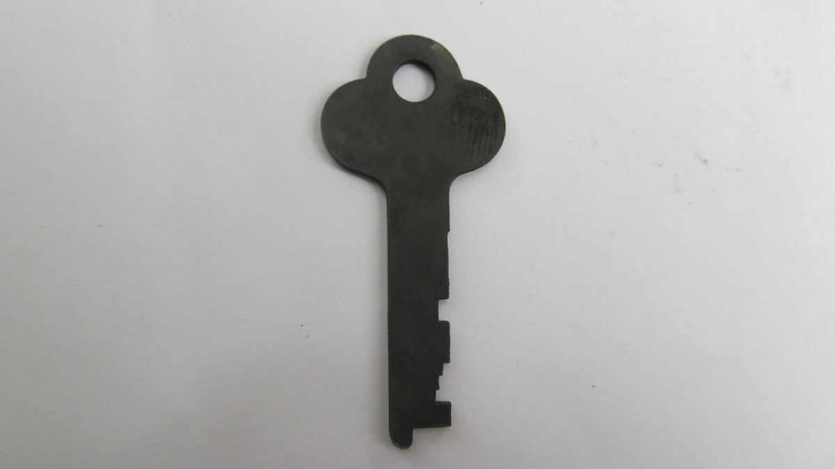 E 10 E key for early payphone upper housing locks | Old Phone Shop