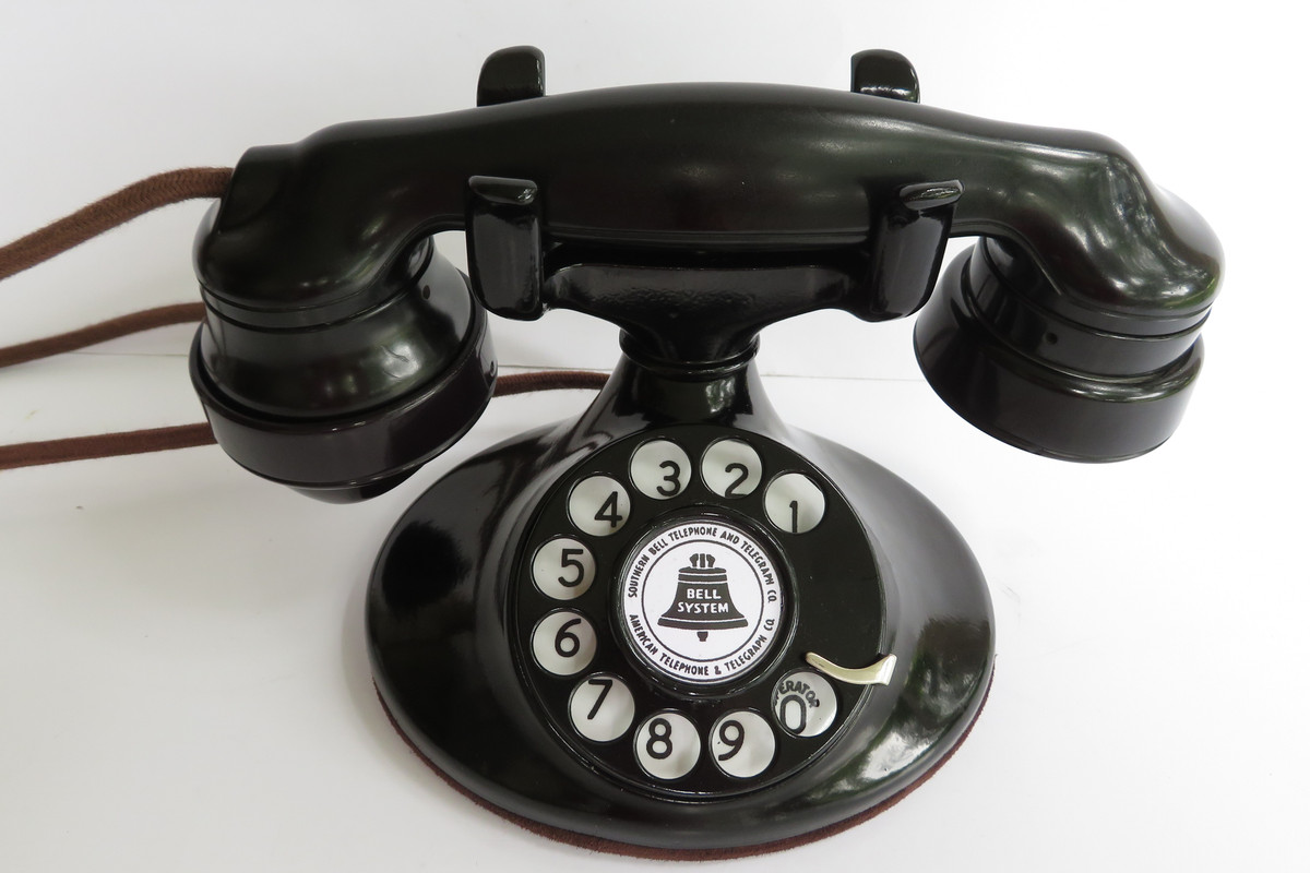 Western Electric 102 B1 telephone subscriber set with 634 Subset ringer ...