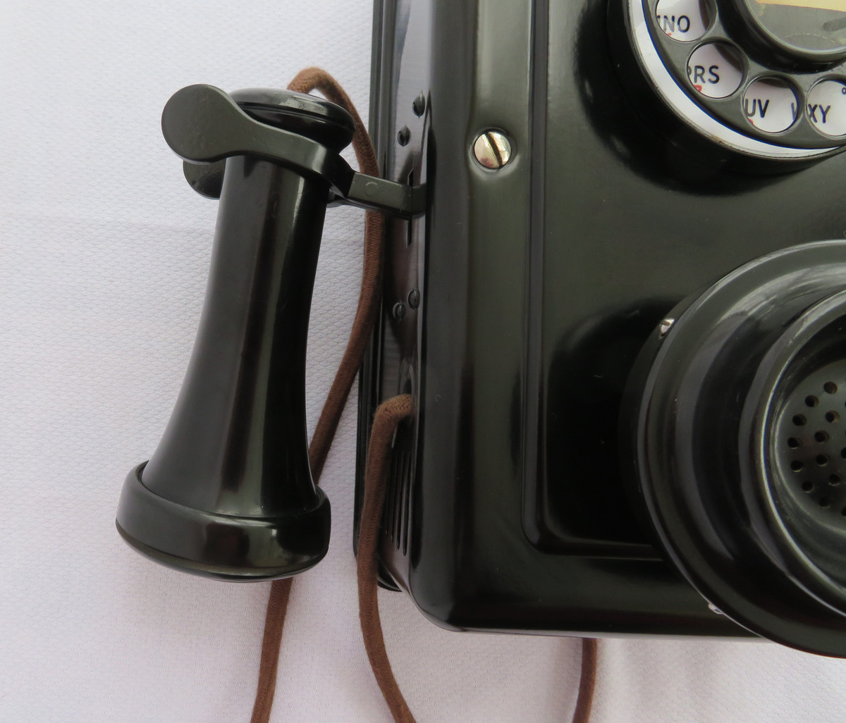 553A wall telephone made by Western Electric | Old Phone Shop