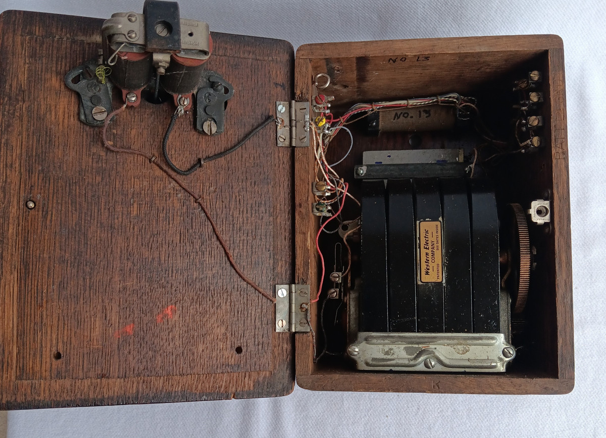 Western Electric 300K Subset ringer box Quarter sawn oak | Old Phone Shop