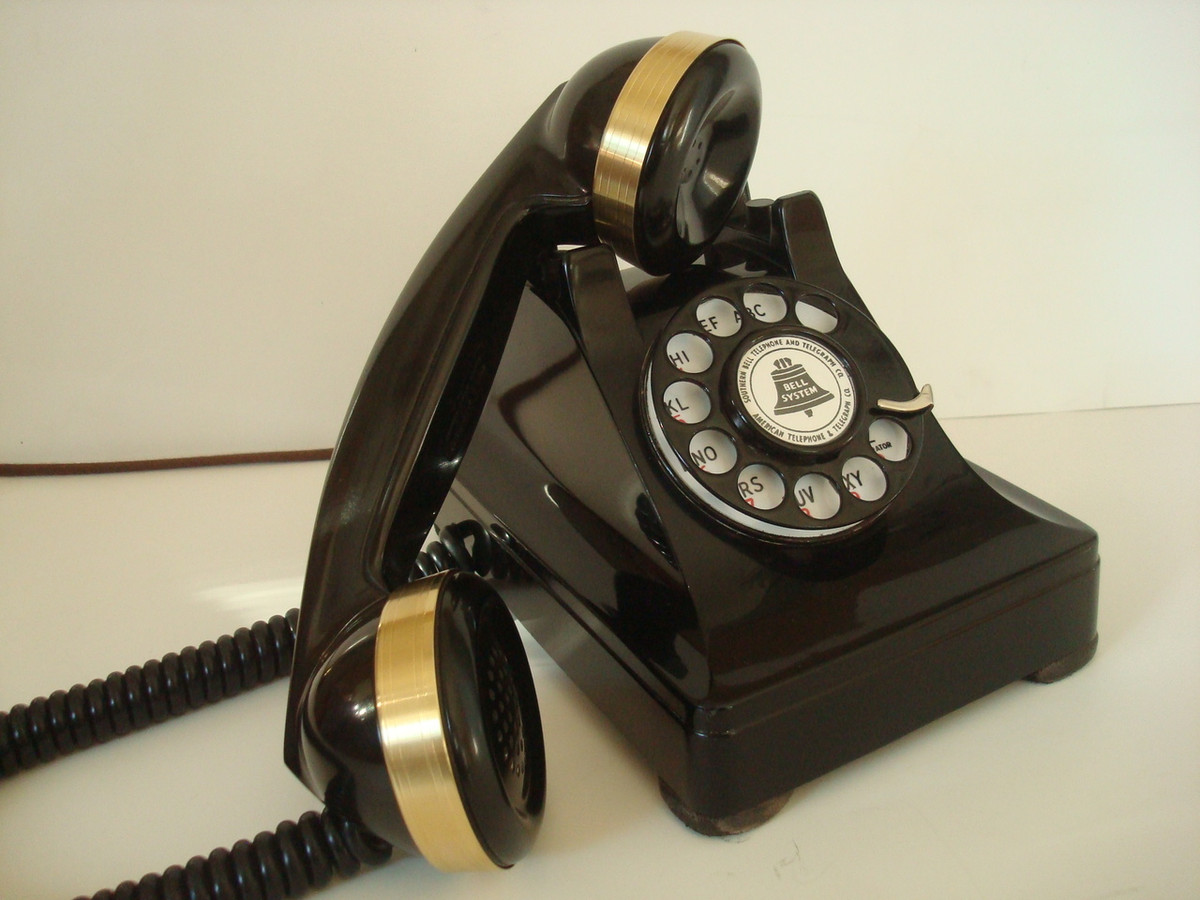 Western Electric 302 telephone with Brass Bands - Old Phone Shop Store