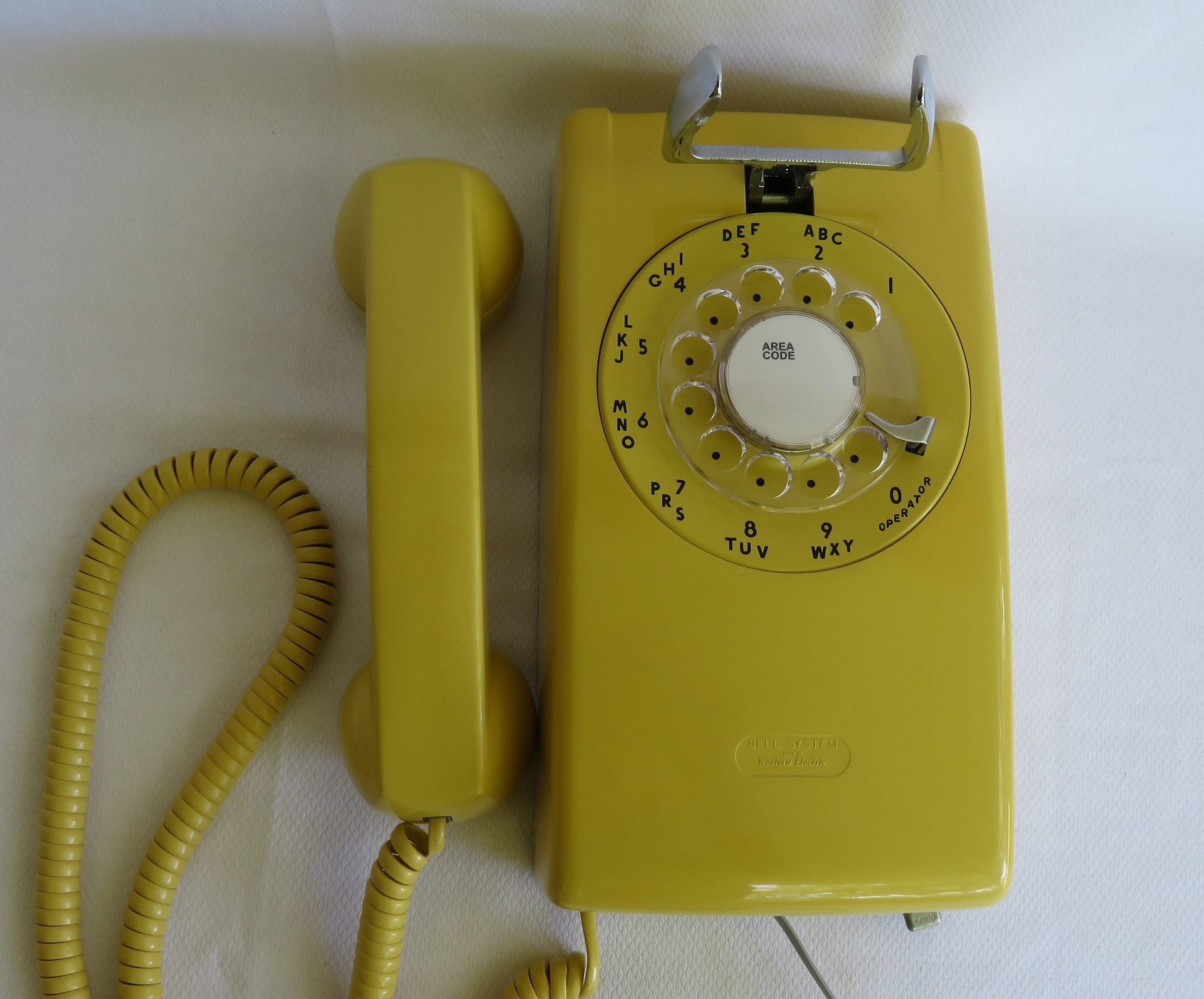 Western Electric 354 wall telephone is the wall version of the popular ...