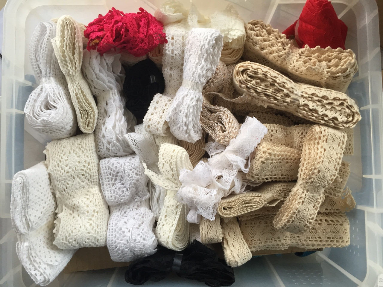 Random Lace Bundle (4 pcs) - Craft All Day
