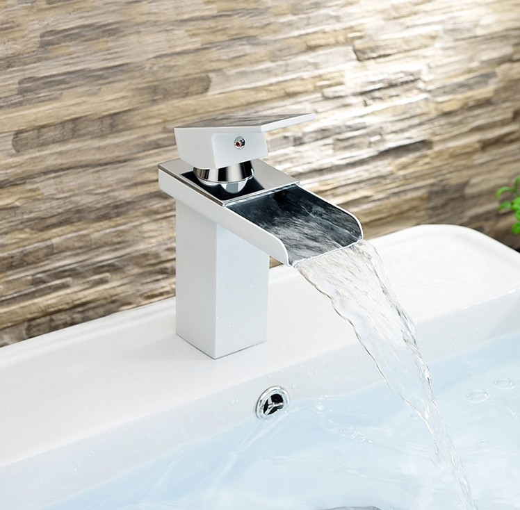 AQUA TREVI SINGLE LEVER WIDE SPREAD BATHROOM VANITY FAUCET - CHROME ...