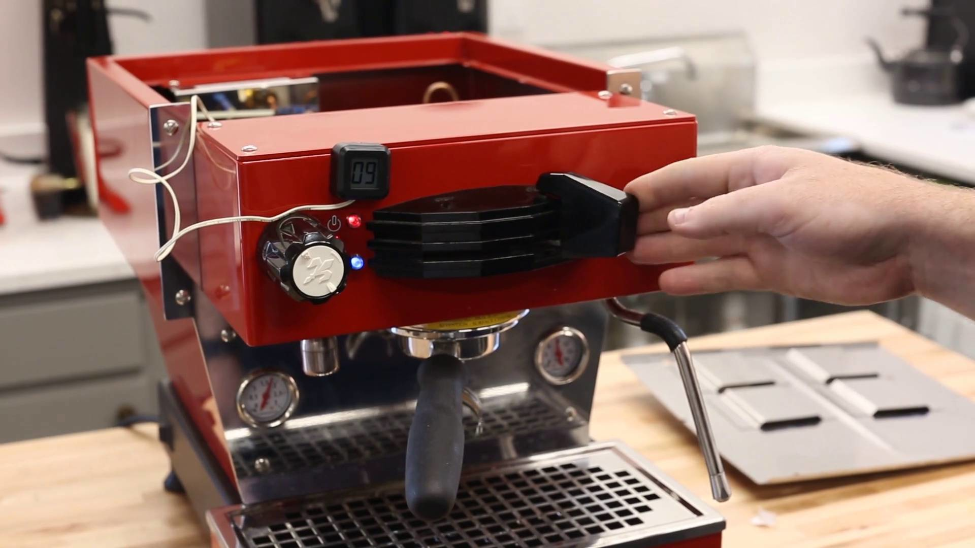 Video Overview | Luminaire Automatic Shot Timer - Prima Coffee Equipment