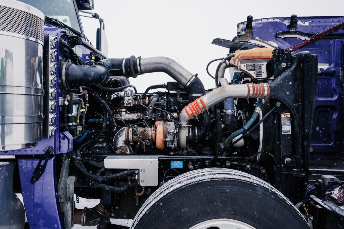 Paccar MX-13 vs. Cummins ISX - Kustom Truck Parts